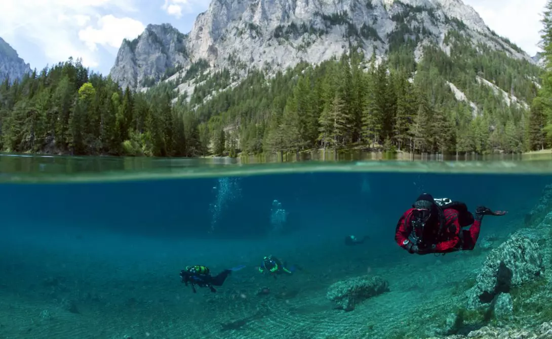 Primăvara, apa topită curge din munții din jur spre Gruner See. Un mic iaz se transformă într-un lac frumos și adânc în câteva zile.