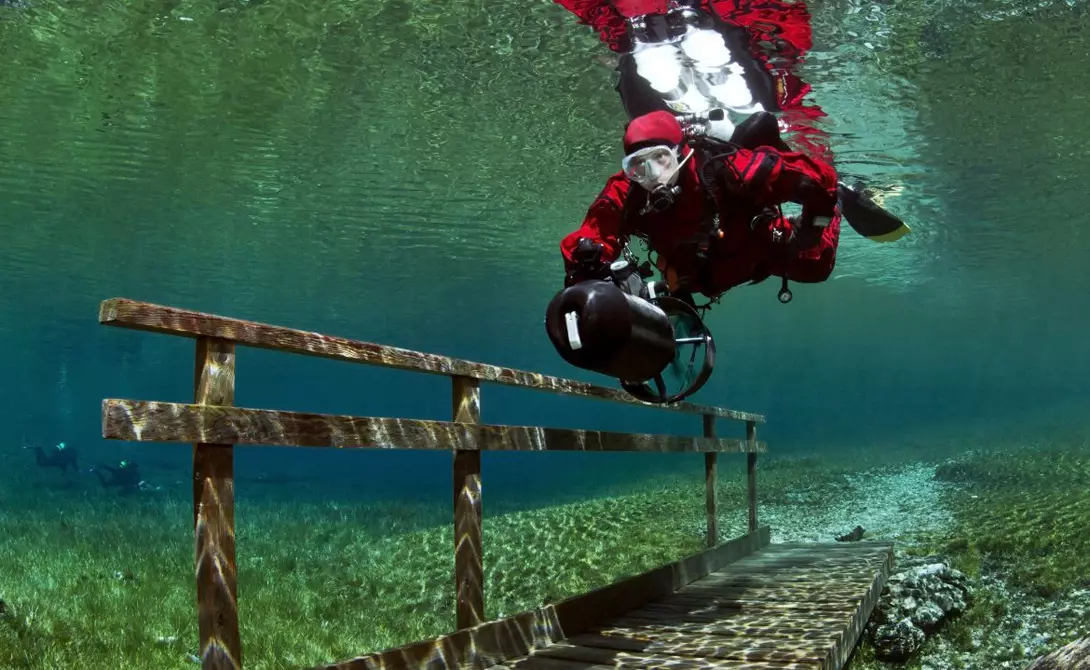 Bókstafleg þýðing Grüner See er Green Lake. Siðfræði nafnsins er öllum ljós sem hafa nokkru sinni séð smaragdgagnsæ vötn þess.