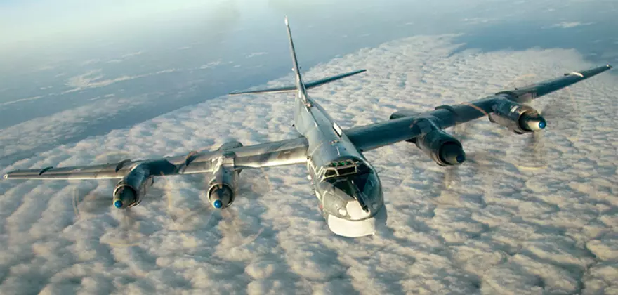 Tu-95: start van de nucleaire "Beer"