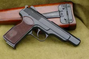 Pistol Stechkin: senjata favorit para perwira dan Che Guevara