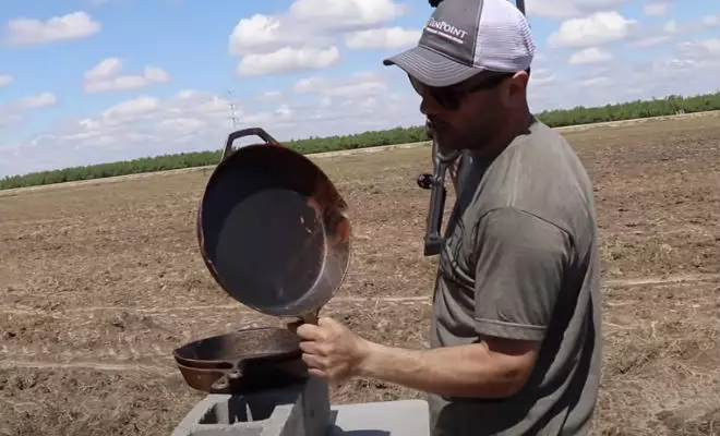 Tirem d’una ballesta a una paella de ferro colat i kevlar: vídeo 1178_2