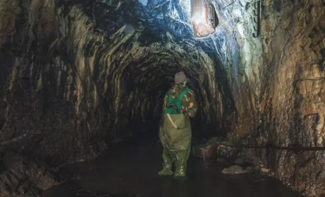 Niekończący się tunel na Uralu: czarni kopacze szli trzy godziny pod ziemią 1243_3