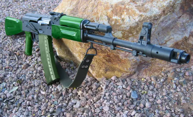 Green Kalashnikov: Masini Faʻailoga o le Border Guard