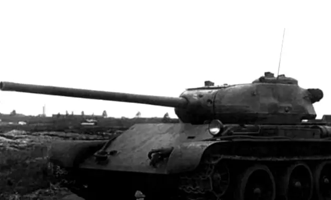 T-44: cəbhəyə göndərmək istəmədikləri bir tank 1328_3