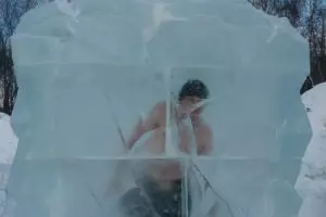 5 people who were first turned into ice and then thawed