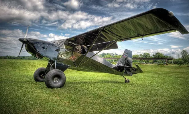 SUV -të e avionëve: nevojiten vetëm 6 metra tokë për t'u ulur 1373_2