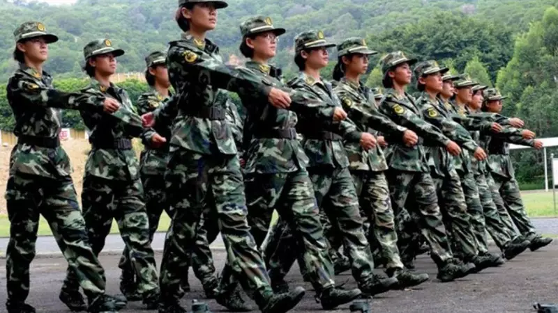 Naga Husus Pasukan Khusus Cina ngan ukur ngagaduhan satuan pasukan khusus, anu teu aya pejuang lalaki. Basisna aya di Hong Kong, sareng sakumna unit ngagaduhan dua ratus prajurit.