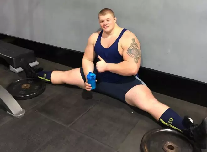 Masės pabaisa iš Ukrainos: jau 21 -erių metų priaugo 170 kg svorio ir priaugo raumenų