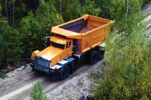 Tonar 7501 : camion benne russe plus gros que BelAZ