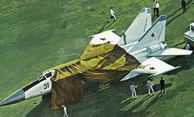 Salajase MiG-25 piloot startis NSV Liidu lennuväljalt ja lendas USA-sse