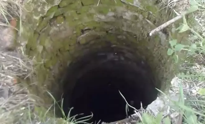 We went down into the royal well: 100 years ago, valuables were hidden in it