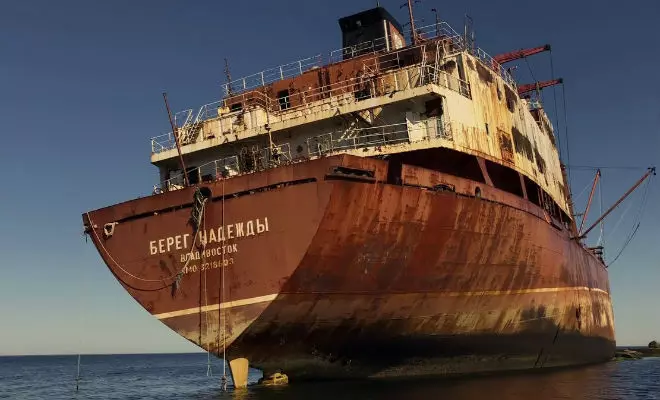 Navio abandonado do Extremo Norte: motores de busca entraram a bordo