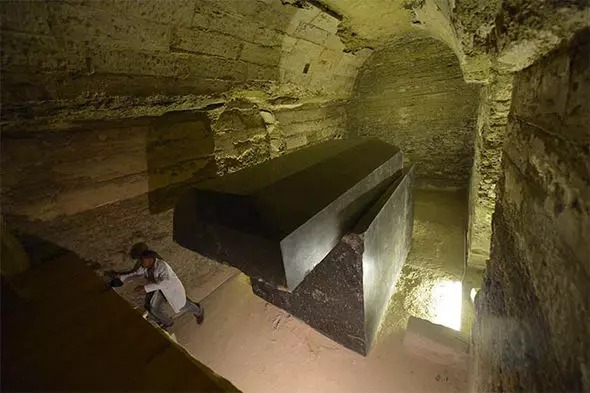 Des pièces dans la pyramide de Khéops Des recherches menées par les participants à un projet de scan des pyramides égyptiennes ont montré que la pyramide de Khéops peut contenir deux cavités internes inconnues auparavant. Pour un certain nombre de raisons, certains ont contesté cette découverte sensationnelle et tentent de mener des recherches alternatives. Cependant, malgré cela, des vides peuvent exister et, par conséquent, quelque chose d'historiquement inestimable peut être caché.