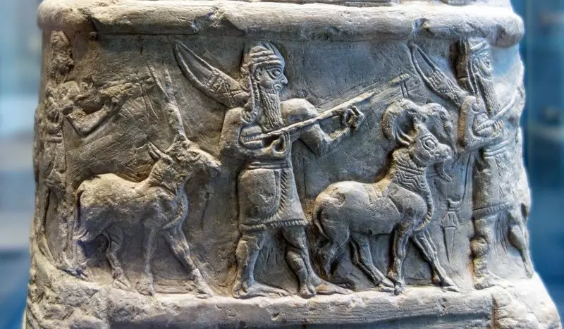 Bahasa Kassite Suku kuno Kassites terletak di wilayah Mesopotamia utara. Pada abad XVIII-IV SM, orang Kassi berjaya merebut kekuasaan di Babilon, tetapi jatuh dengan pencerobohan orang Elam. Bersama mereka, bahasa itu mati.