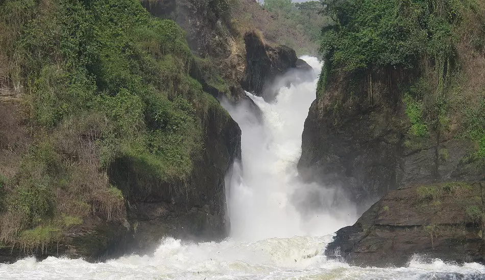 Stezka Bakera Samuela a Florencie, Sudán / Uganda Vzdialenosť: 805 kilometrov Skutoční dobrodruhovia budú inšpirovaní priekopníckym duchom tejto historickej trasy po expedícii Samuela a Florence Bakerových, prvých Európanov, ktorí sa pred 150 rokmi dostali k jazeru Albert vo východnej Afrike a pomenujte ho podľa manželky kráľovnej Viktórie. Trasa začína v blízkosti hlavného mesta Južného Sudánu Juba a vedie popri unikátnych prírodných lokalitách, akými sú napríklad Albertské jazero a 43-metrový vodopád Cabarega na sútoku Nílu s Viktóriiným jazerom.