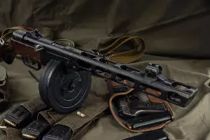 Mgbakwunye PPSh: Ndị nche Soviet kpụụrụ ya waya nwere mkpị