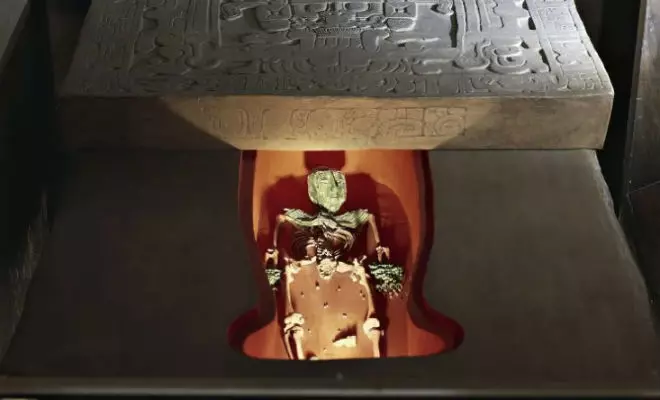 Pakal's cipher unraveled: awọn onimọ -jinlẹ ti ri bọtini si ede ti awọn alufaa Mayan