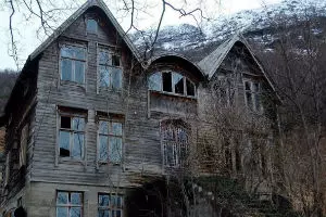 En un pueblo abandonado de Nizhny Novgorod filmado fantasma