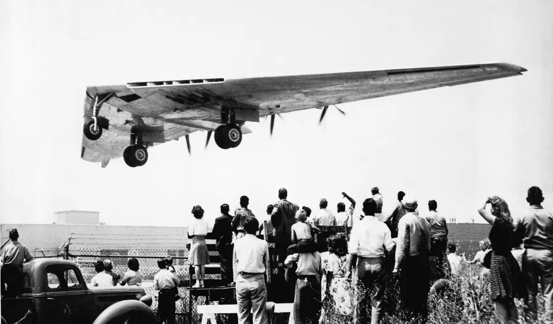 L-aħħar tiben Iżda, madankollu, id-difetti fid-disinn kienu akbar mill-vantaġġi kollha possibbli. L-aħħar wieħed mill-YB-49s eżistenti ġġarraf fil-15 ta 'Marzu, 1950, waqt testijiet fl-istess bażi tal-ajru Muroc. Din id-darba l-problema kienet relatata max-chassis, li ma setax jiflaħ għall-vibrazzjoni. L-ajruplan ġġarraf mingħajr lanqas biss tela ’’ l fuq mil-livell tal-art, u n-nar sussegwenti temm ix-xogħol.