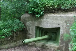 Stary bunkier okazał się wejściem do zalanego bunkra