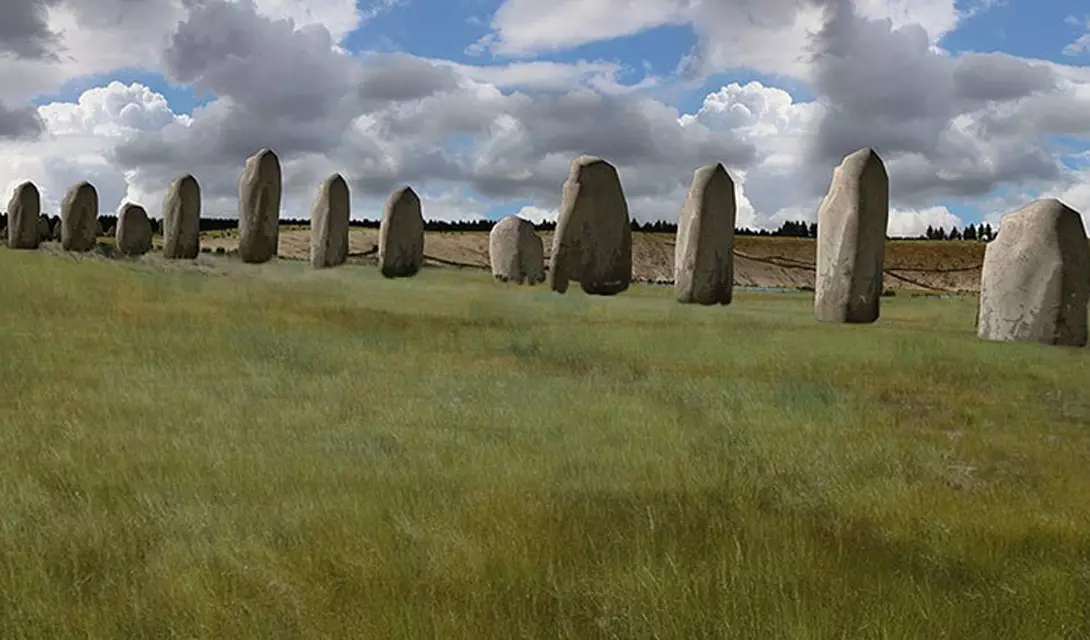 Superhead Monumen anyar, sing ditemokake mung sawetara kilometer saka Stonehenge, minangka salah sawijining pinemu paling apik ing taun iki. Monumen watu paling gedhe ing Eropa kalebu sawetara watu gedhe sing disusun ing setengah lingkaran. Arkeolog percaya Superhead dibangun 4.500 taun kepungkur. Panemuan kasebut kanthi jelas nuduhake manawa Stonehenge ora sepira gedhene dhewe ing pinggir Dataran Salisbury. Kosok baline, tugu kasebut mung minangka pusat strukture sing luwih gedhe - mesthine minangka religius.