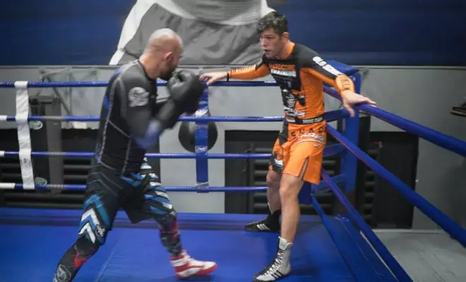 Štyria boxeri si vyskúšali silu majstra športu v boxe