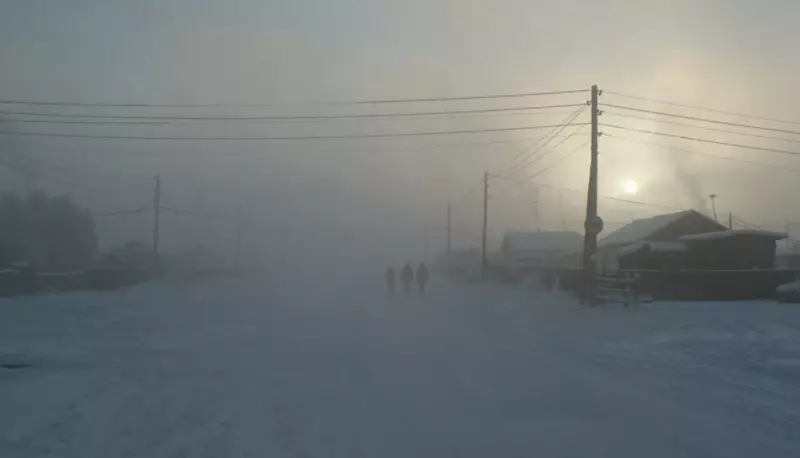 Verkhoyansk, Rûsya Ev bajarê herî sar ê cîhanê ye. Germahiya salane ya navîn -18,6 ° C ye. Di sala 2014 -an de, 1173 kes li Verkhoyansk dijiyan.