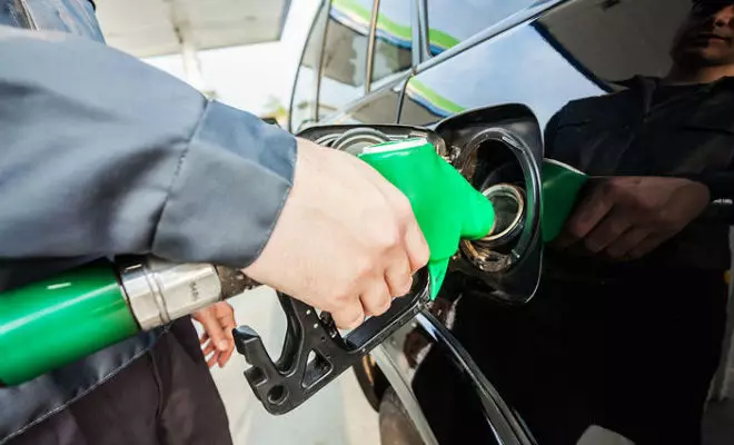 ¿Qué sucede si se vierte gasolina en lugar de combustible diesel?