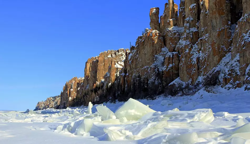 Além de vestígios de vida marinha e mamutes antigos, também foram encontradas aqui ferramentas de pedra do final do Paleolítico e do Neolítico. As ferramentas indicam que a área foi habitada desde os tempos antigos, e os habitantes locais viviam principalmente da caça e da pesca.