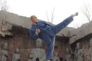 Monk Mad Shaolin jitfa 'ġellieda MMA fiċ-ċirku