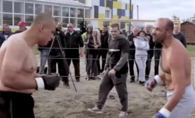 An angry fighter versus a calm MMA pro