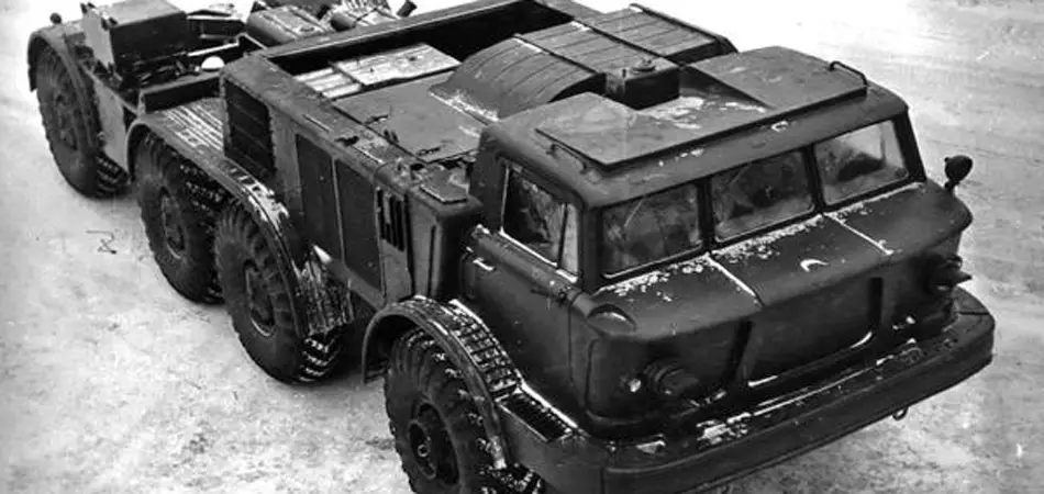 Target development The new machine was required, first of all, as a carrier of rocket launchers. Under this need, the ZIL-135 was sharpened, the designers of which took care of high cross-country ability, reliability and strength of the chassis and body. In addition, the new machine was required to have high maneuverability, because the mobility of the installed missile launchers is a guarantee that the enemies will not soon find them.