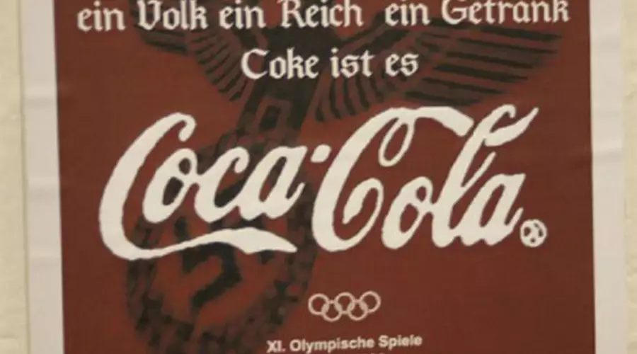 Fanta Coca-Cola o ne a sa rate Mmusong oa Boraro hoo ho kenella ha metsoako ea seno naheng ho neng ho thibetsoe ka botlalo. Leha ho le joalo, semela sa Coca-Cola se ile sa sala 'me se tlameha ho sebetsa ka tsela e itseng. Motsamaisi oa khoebo o ile a tla le seno se secha ka ho felletseng mme a se reha "Fanta" - theknoloji ea tlhahiso e fetohile haholo kajeno, empa lebitso le ntse le le joalo.