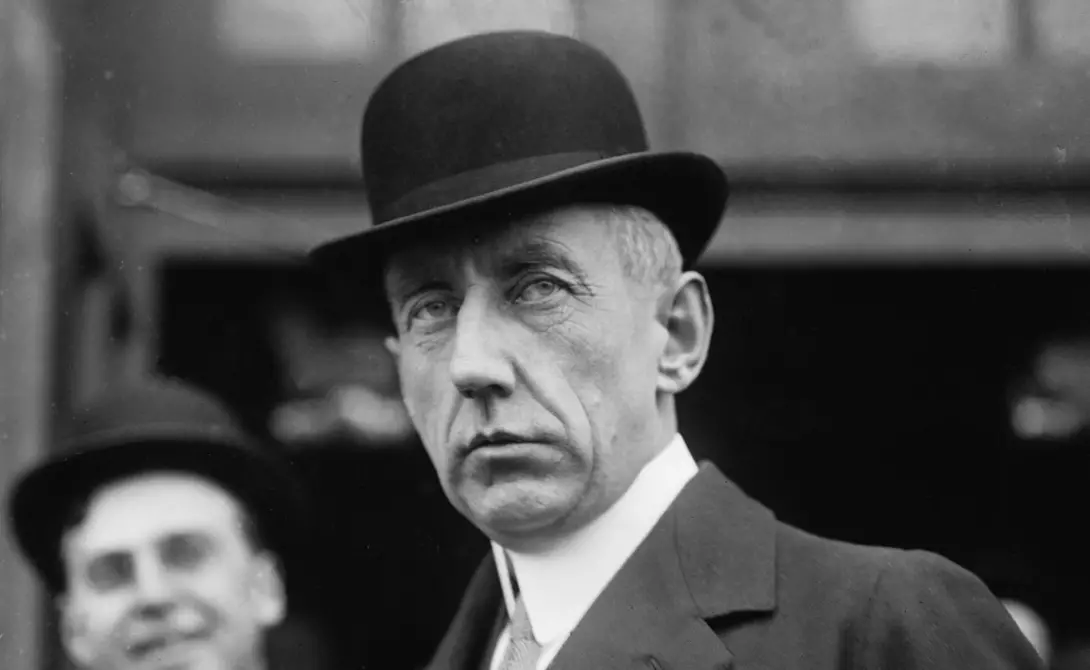 O explorador noruegués Roald Amundsen converteuse na primeira persoa en chegar ao polo sur.