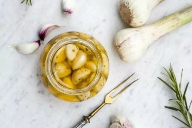 Apa yang berlaku pada badan jika anda makan bawang putih setiap hari