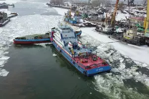 Icebreaker nke tugs abụọ: ndị isi oge ochie gara aghụghọ