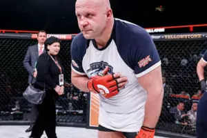 Fedor Emelianenko khahlano le bahlabani ba baholo