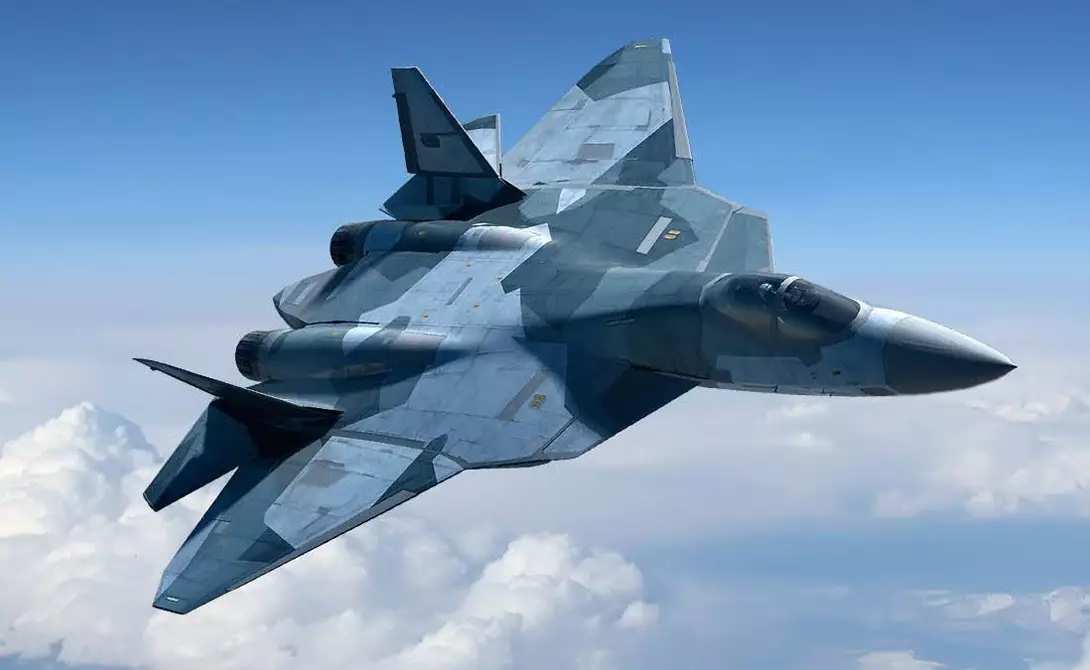 T-50 Inaweza kufikia kasi ya 2,600 km / h, PAK FA (Advanced Frontline Aviation Complex) inawaacha washindani nyuma sana. Kama mpiganaji wa kazi nyingi, T-50 itakuwa na vifaa vya makombora hewa-kwa-hewa na angani, pamoja na makombora mazito ya R77. Kwa kuongezea, mpiganaji huyo ataweza kubeba jozi ya mabomu ya kuzuia meli, kila kilo 1500, kwenye bodi. Inatarajiwa kwamba wapiganaji 55 kati ya hawa wataingia huduma na Jeshi la Anga la Urusi ifikapo mwaka 2020.