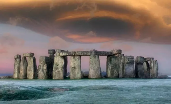 Zanyaran sira Stonehenge çareser kir