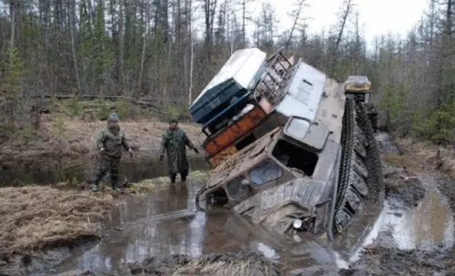 Vityaz DT 30P: ein Monster-Geländewagen für russisches Gelände