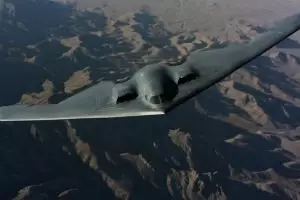 B-2 op der Strooss: Den amerikanesche Stealth Fliger huet Kraaft gewisen