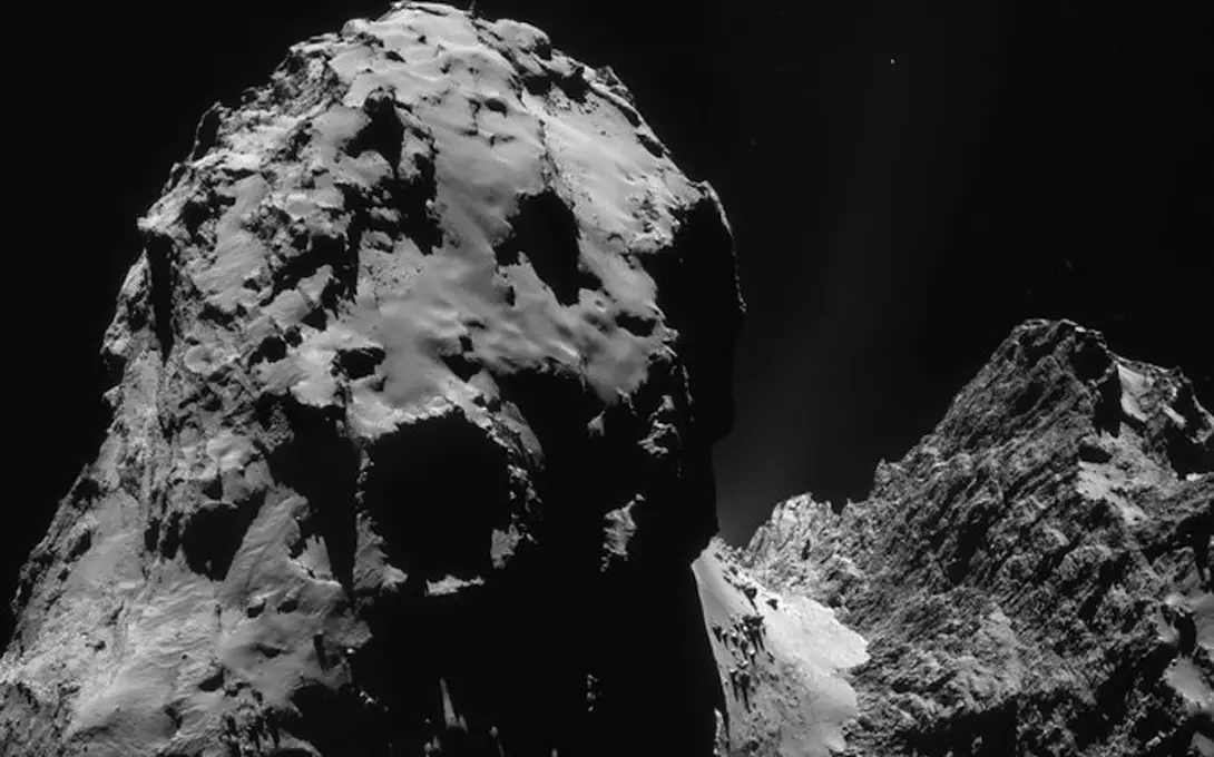 Asteroidi e comete Gli scienziati ritengono che gli asteroidi e le comete siano fondamentali per la vita sul nostro pianeta. In particolare, le comete, secondo un rapporto pubblicato ad agosto, hanno portato sulla Terra amminoacidi, senza i quali lo sviluppo di qualsiasi organismo sarebbe impossibile. Data l'abbondanza di comete nello spazio, è probabile che possano fare lo stesso per un altro pianeta.