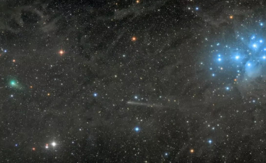 De komèt ak Pleiades pa Damian Pèch