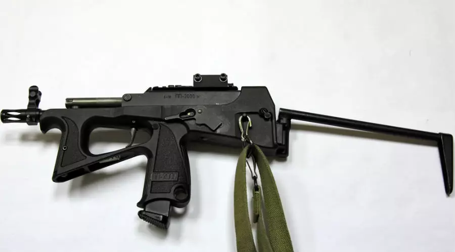 PP-2000 Pistola tal-mitħna oħra, din id-darba magħluqa għal skartoċċ ta '9 mm, inħolqot speċifikament għall-unitajiet tal-Ministeru ta' l-Intern li joperaw f'ambjenti urbani. Medda effettiva ta '100 metru u magażin ta' kaxxa ta '44 round jagħmlu l-PP-2000 wieħed mill-aħjar tipi ta' armi personali għall-uffiċjali tal-pulizija Russi.