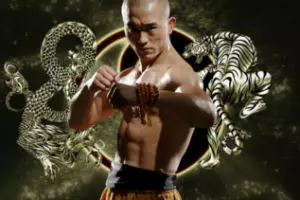 American Marine castiga ao insano monxe Shaolin por soberbia