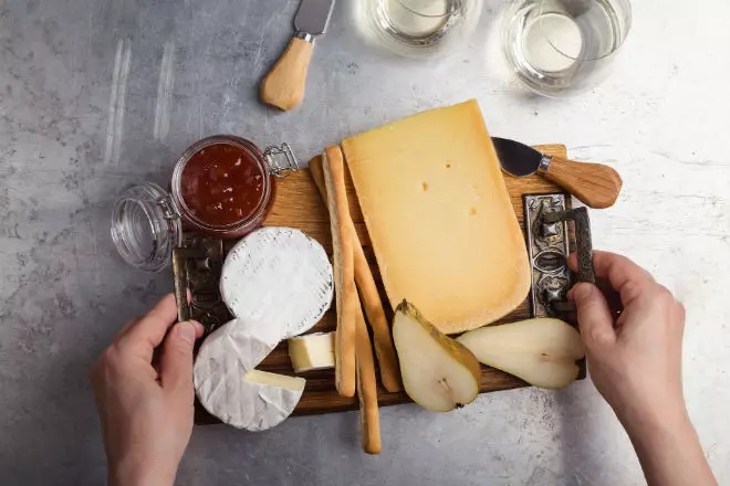 ¿Qué le pasa al cuerpo cuando comemos queso?