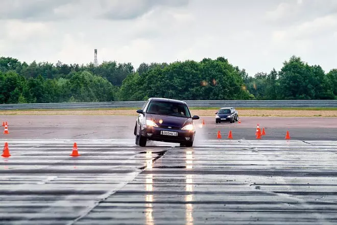 Ma driver eFSO anodzidziswa sei kune yakavharwa nzvimbo yekudzidzira