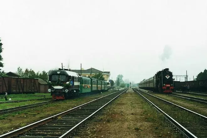 Mengapa kereta api di Rusia lebih luas daripada di Eropah