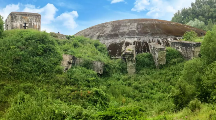 O presidente do Centro de Pesquisa dos EUA, Dwight D. Eisenhower, pediu aos pesquisadores da RAND que tratassem da questão da segurança. Especialistas californianos desenvolveram o primeiro plano para uma rede de enormes bunkers localizados sob cada cidade.