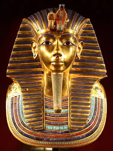 Tutankhamun को मृत्यु वैज्ञानिकहरु अझै पनी प्रसिद्ध फिरऊन Tutankhamun को मृत्यु को कारण को बारे मा बहस गर्दै छन्। त्यहाँ एक पटक मा धेरै मुख्य संस्करणहरु छन्, हत्या बाट विज्ञान को लागी अज्ञात रोग। २००५ मा, शोधकर्ताहरूले फिरऊनको मम्मीको सीटी स्क्यान गरे र जवाफको सट्टा पहेलियों को एक गुच्छा प्राप्त गरे। त्यहाँ एक राम्रो मौका छ कि यो Tutankhamun जो बिल्कुल sarcophagus मा गाडिएको छैन।